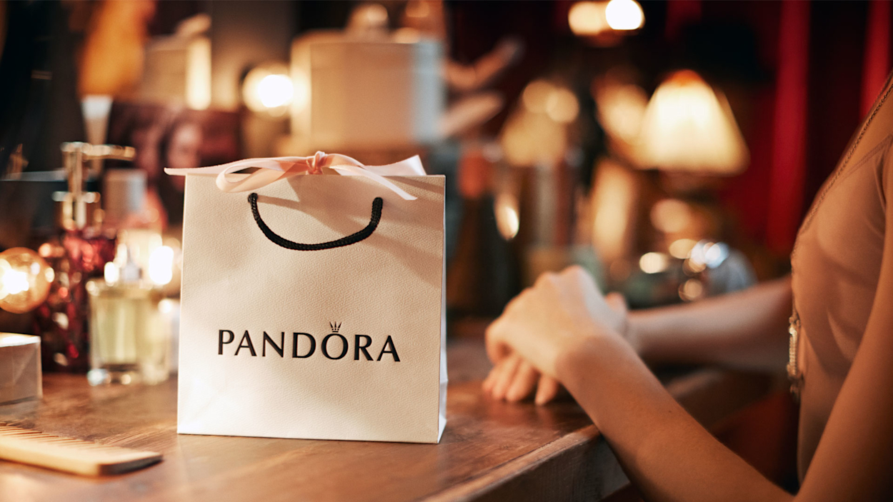 Pandora Outlet Store UK | Charms, Rings & More • Bicester Village