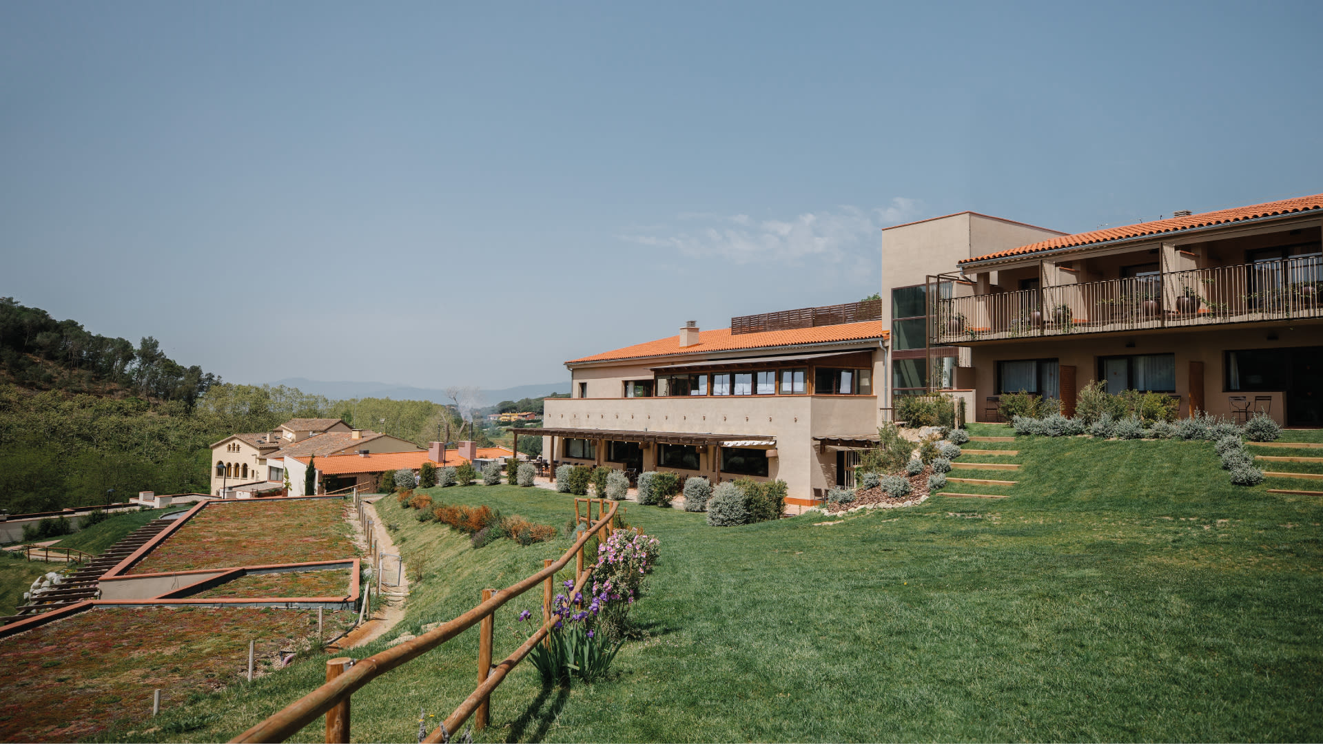 Hotels & Local Attractions | La Roca Village