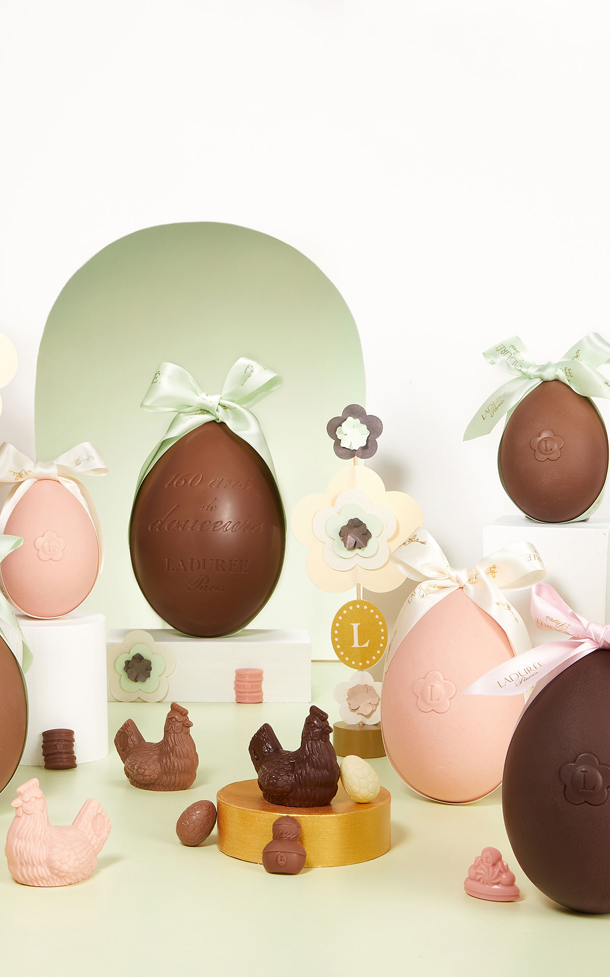 Ladurée Paris kiosk | French Macarons | Bicester Village