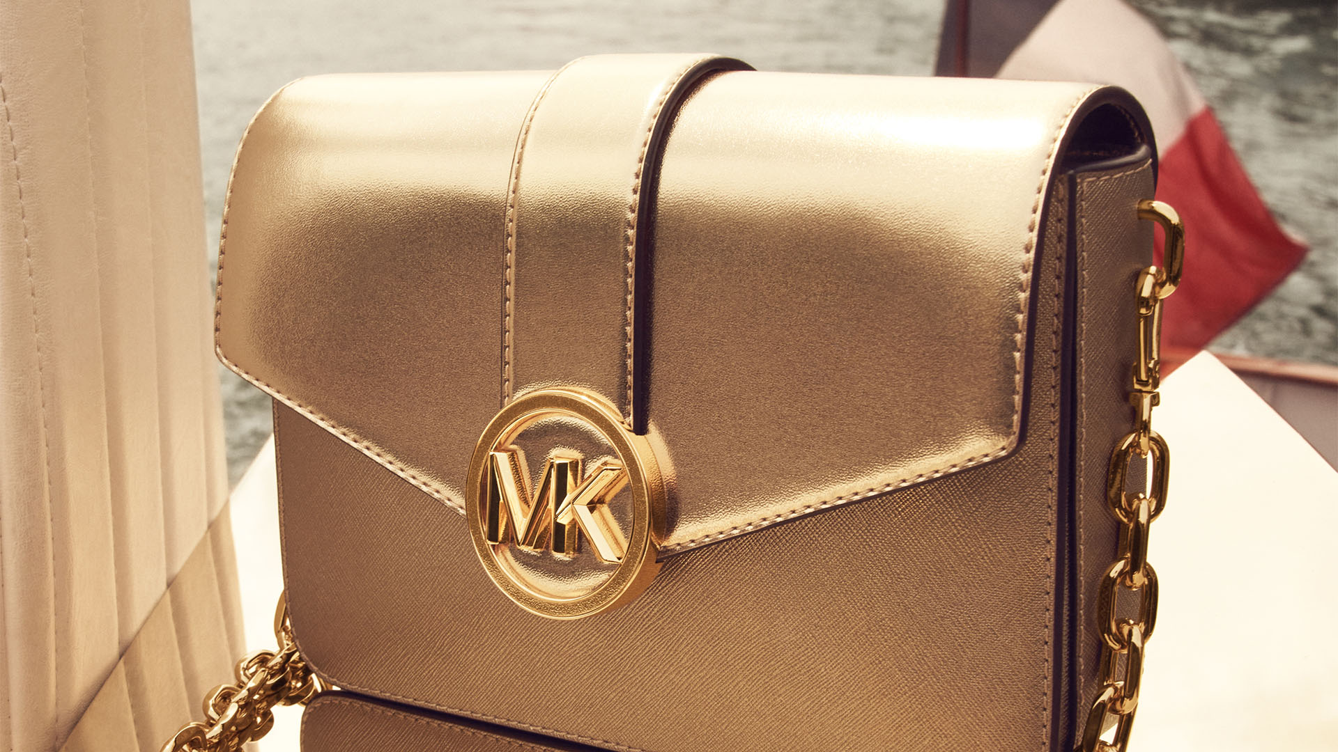 Michael Kors Outlet Near London, UK | Sale Now On | Bicester Village