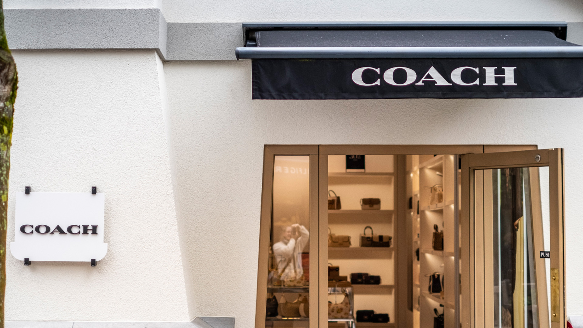 Sale Now On At Coach Outlet Boutique Near London, UK | Bicester Village
