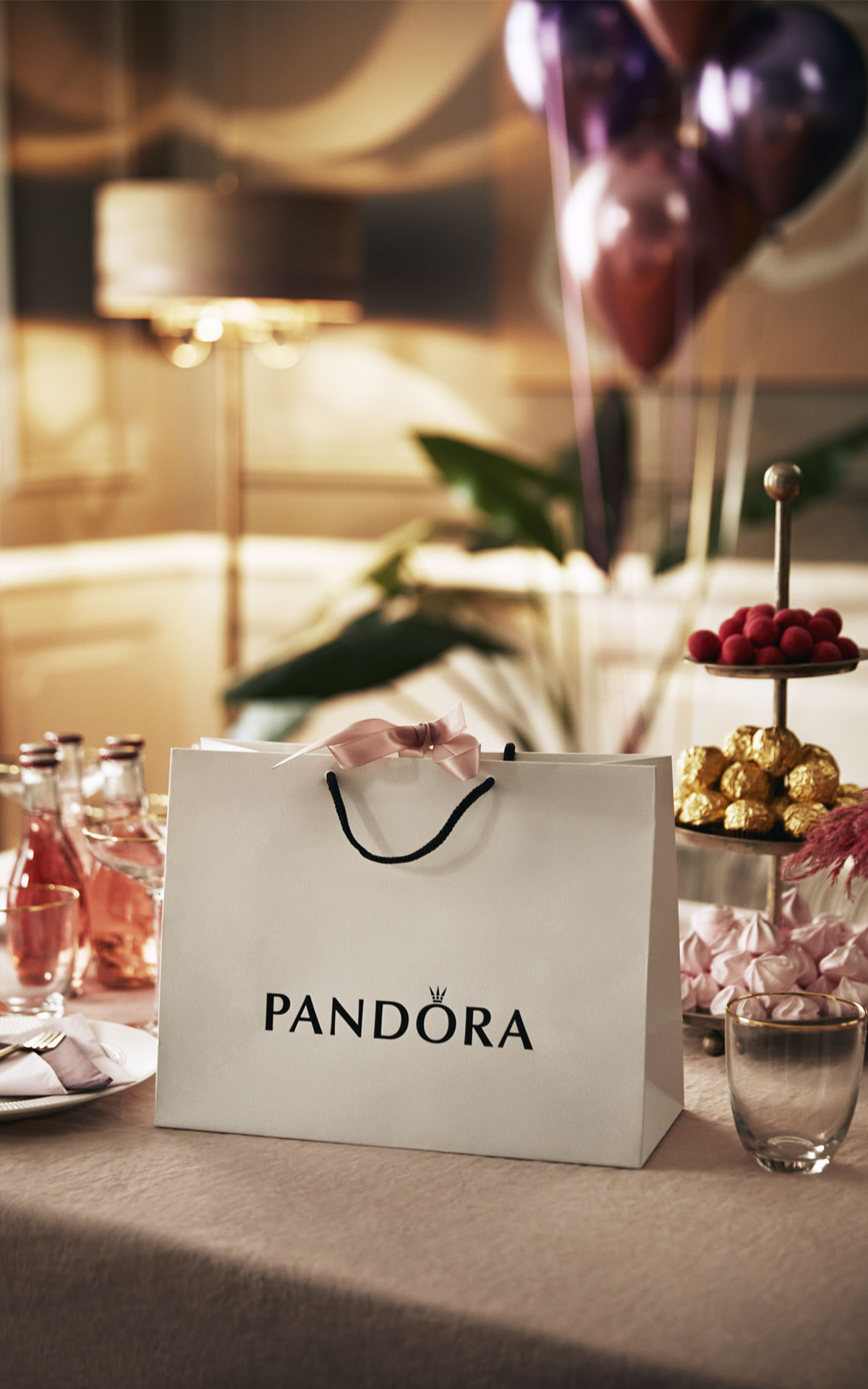 Pandora Outlet Store UK | Charms, Rings & More • Bicester Village
