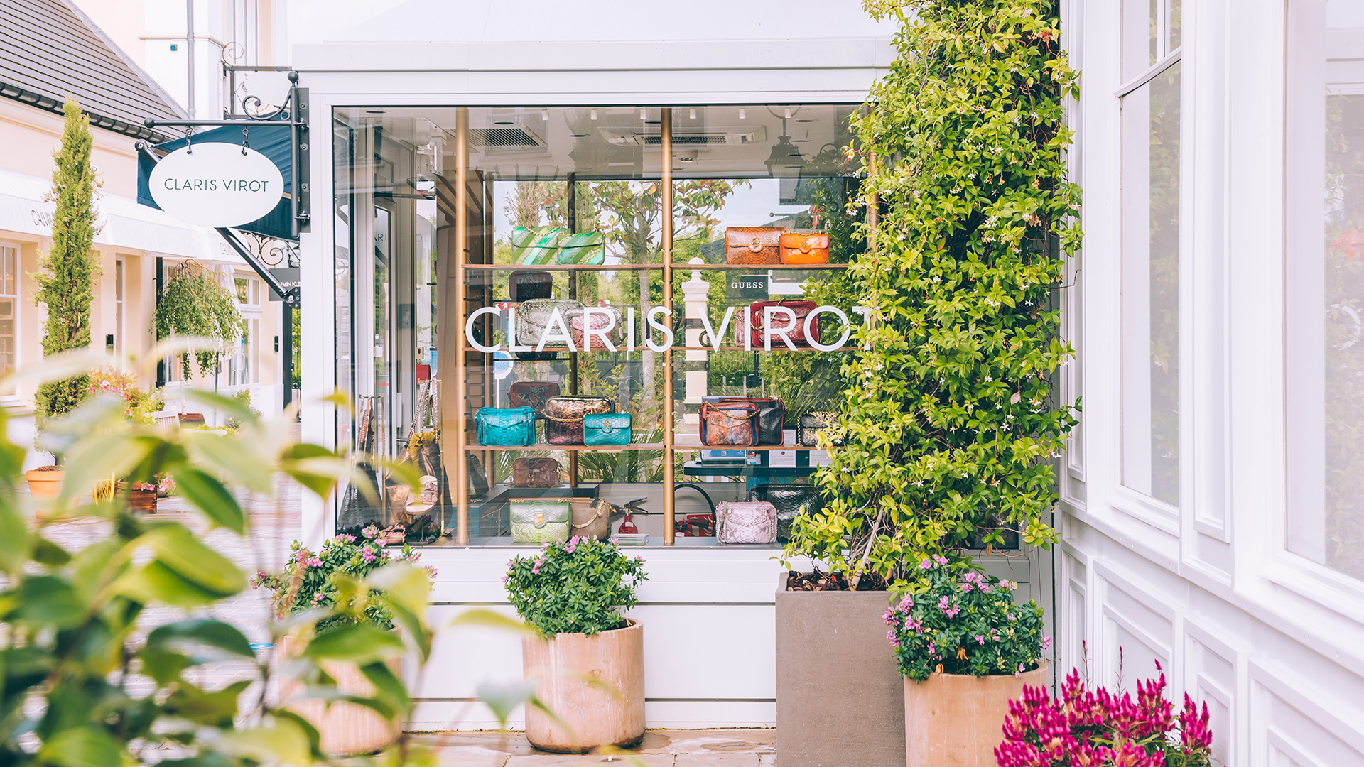 Claris Virot Outlet Boutique near Paris | La Vallée Village