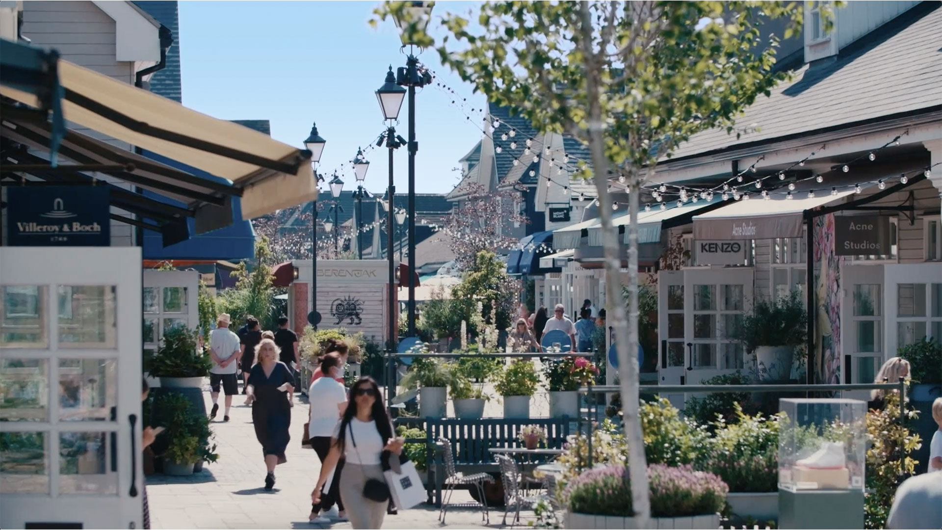 Designer Outlet Shopping in Oxfordshire • Bicester Village