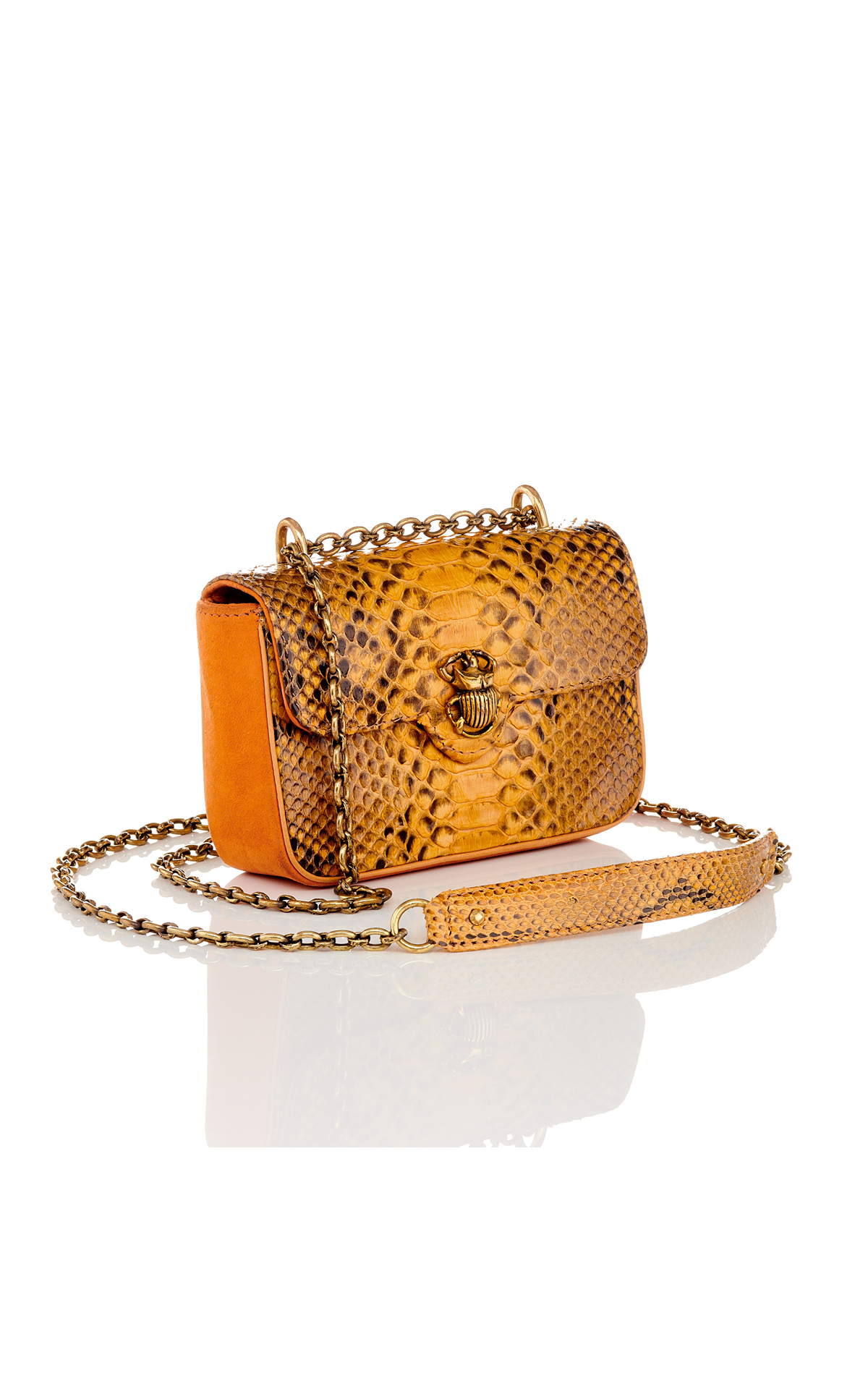 Claris Virot Outlet Boutique near Paris | La Vallée Village